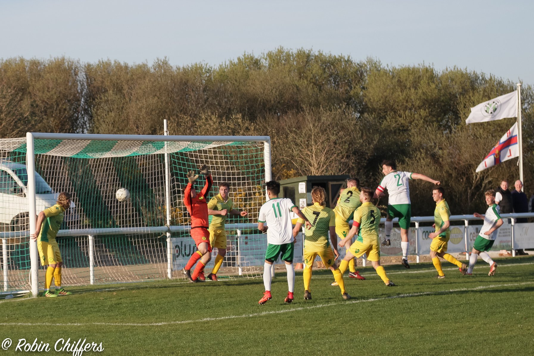 SEAGULLS EASE PAST LUDGVAN TO SET UP EXCITING RUN-IN - MOUSEHOLE AFC